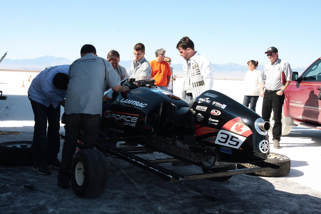 Getting the G-Force One Snowmobile Ready | Ingénieuse Coaticook ...