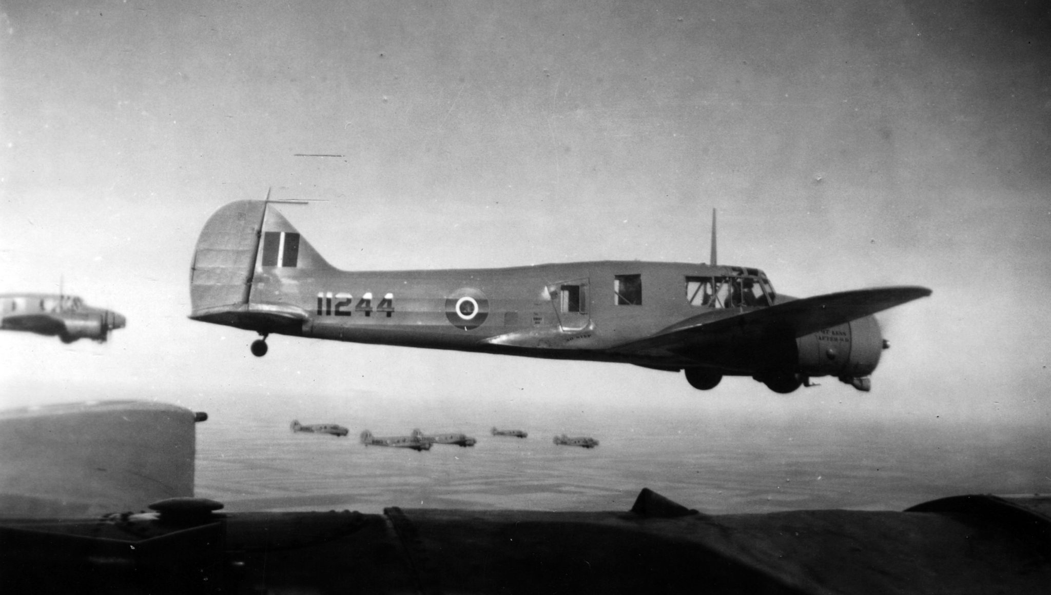 Service Flying Training Airplanes: the Cessna Crane and the Avro Anson ...